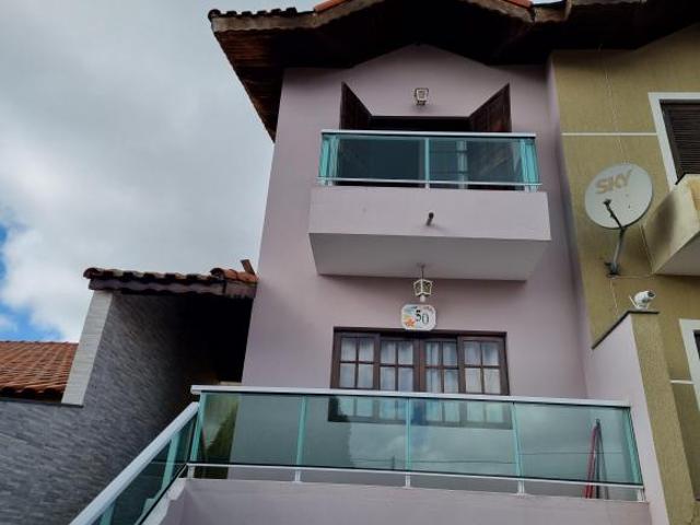 Sobrado Geminado a venda em Arujá