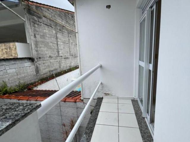 Sobrado Geminado Com 2 suítes e Piscina Privativa