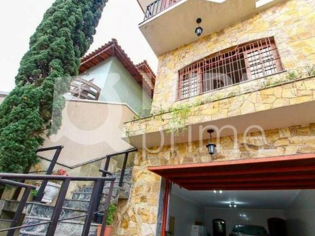 Sobrado geminado com 3 dormitórios sendo 1 suíte à venda na Vila Isolina Mazzei!
