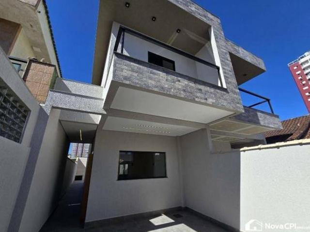 Sobrado Geminado com 3 Quartos no Canto do Forte em Praia Grande/SP