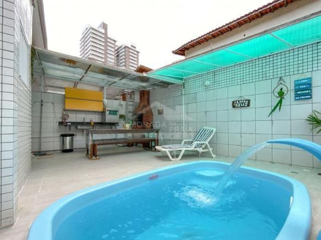 Sobrado Geminado com PISCINA no Canto do Forte, 3 dormitórios, quintal, confira em Praia Grande