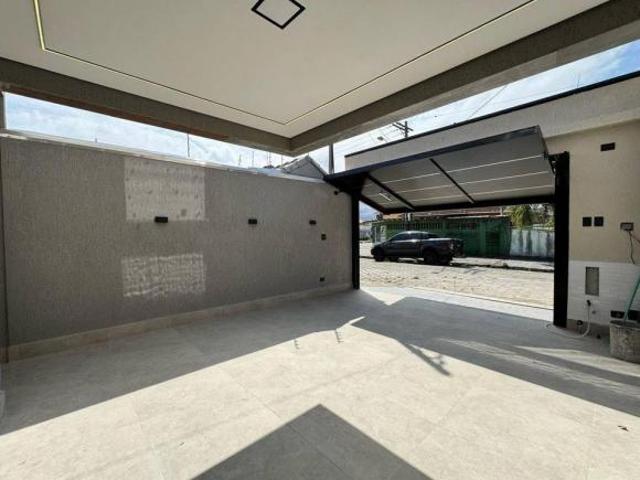 Sobrado Geminado de Alto Padrão a 150m da Praia ? Bairro Maracanã, Praia Grande
