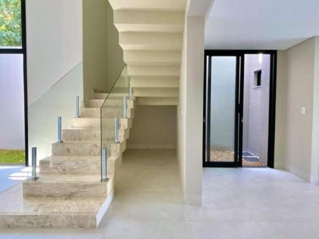 Sobrado Goiânia 2 Casa de Rua com 3 Quarto s por R$ 1100000.00 no setor Goiânia 2 TA33907