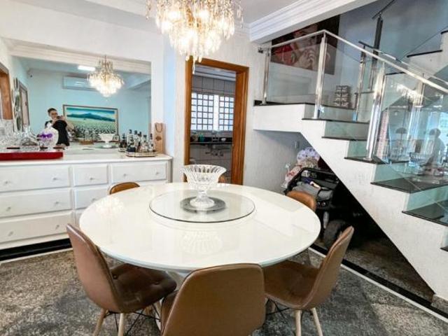 Sobrado Goiânia 2 Sobrado com 4 Quarto s por R$ 1750000.00 no setor Goiânia 2 AU35492