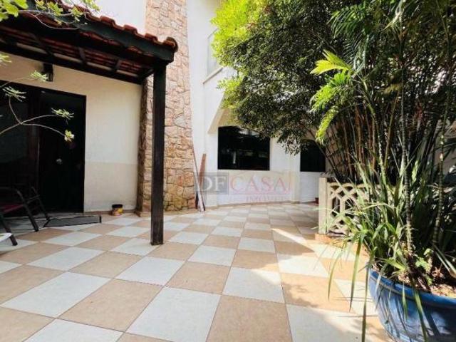 Sobrado Grande Arquitetura de Casa de Campo + Edícula / 4 dormitórios 2 suítes / Varanda / Quint