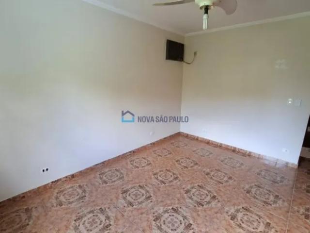 Sobrado imediação do Metro Jabaquara, com 2 quartos e 1 vaga de garagem