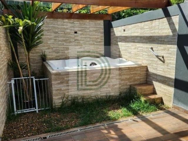 Sobrado impecável 3 dormitórios, suíte, jacuzzi e área gourmet