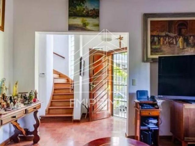 Sobrado impecável à venda no Sumaré/Perdizes