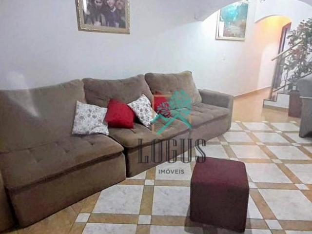 Sobrado IMPECÁVEL bem distribuído com 182m² composto por dormitório reversível, à venda por R$ 605.0