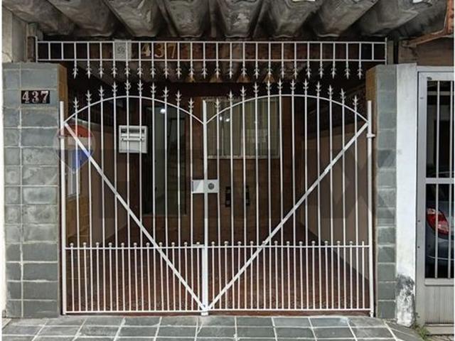 Sobrado Impecável na Cidade Dutra: 2 Dorms, Vaga e Quintal