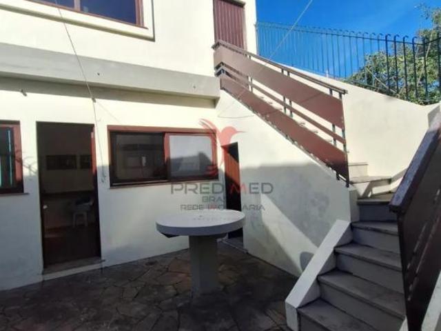 SOBRADO IMPERDIVEL, LOCALIZADO NA ZONA DO PORTO,em Pelotas,PRONTO PARA MORAR
