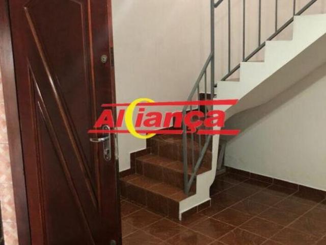 Sobrado Individual com 3 dormitórios na Vila Barros!
