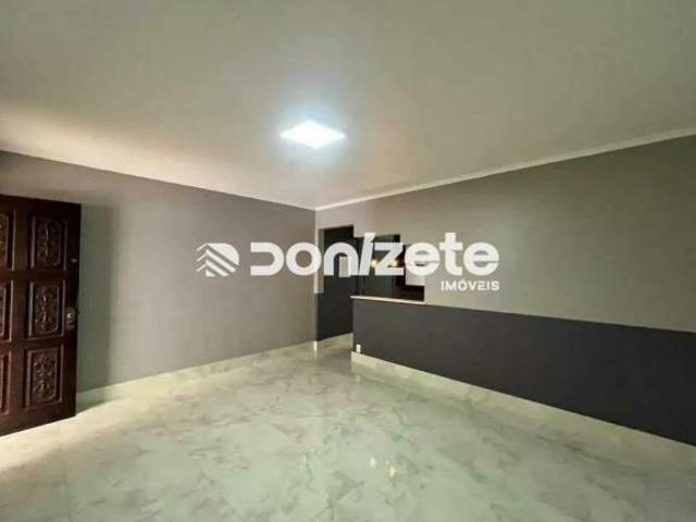 Sobrado Industrial à venda na Vila Alpina, Santo André — 211 m², 3 dorms 1 suíte e 2 vagas