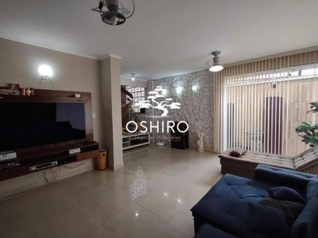 Sobrado Isolado com 4 dormitórios, Piscina, Churrasqueira, Sauna e Energia Solar