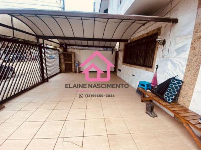 Sobrado Isolado à venda com piscina no Embaré