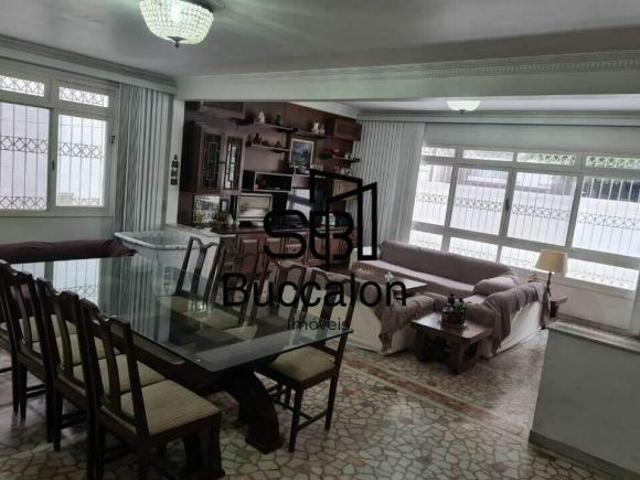 Sobrado Isolado de Alto Padrão — Ponta da Praia, Santos/SP | 250 m² • 3 Dormitórios 1 Suíte • Pisc