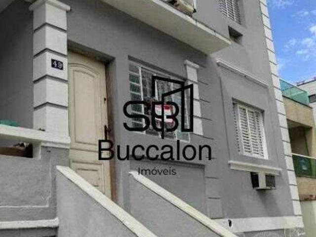 Sobrado Isolado na Encruzilhada — Santos/SP | 210 m² de Área Útil • 3 Dormitórios • Quintal com Jard