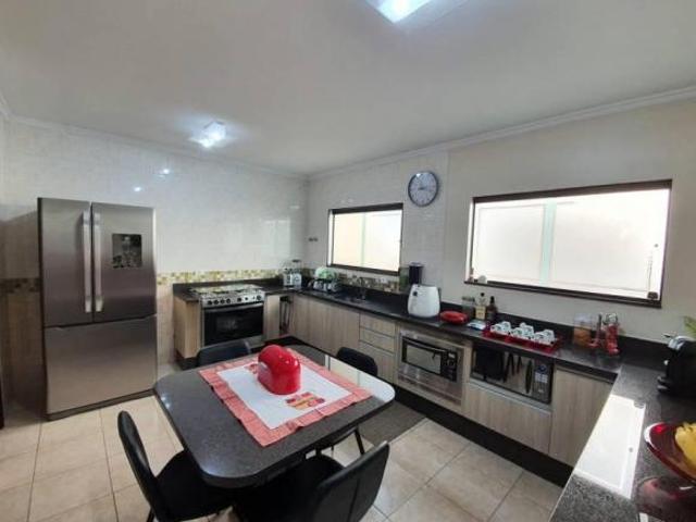 SOBRADO JUNDIAI 3 DORM + 02 VAGAS