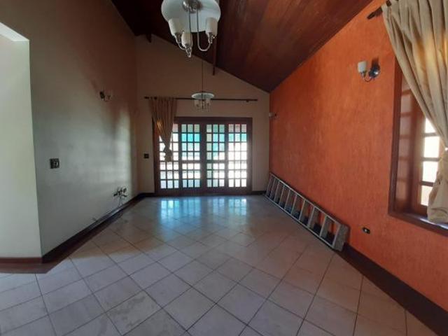 Sobrado Jardim Virgínia Bianca 3 suites, 8 vagas, quadra, piscina !