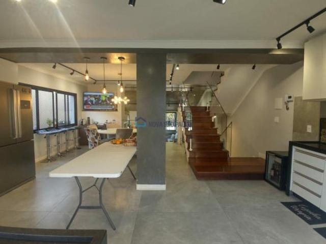 Sobrado Jardim da Saúde/ 3 dormitórios / 5 vagas/ 261 m² útil