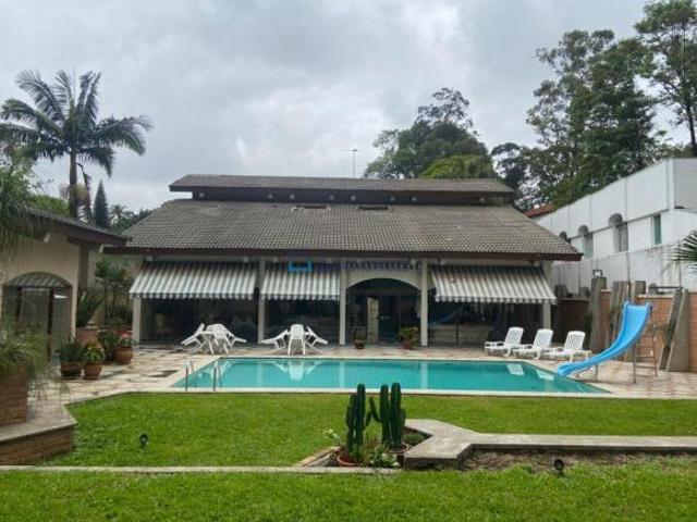 SOBRADO JARDIM DOS ESTADOS 03 DORMITÓRIOS