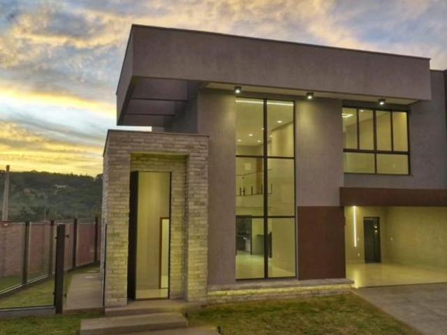 Sobrado Jardins Porto Sobrado com 4 Quarto s por R$ 1790000.00 no setor Jardins Porto VN23138