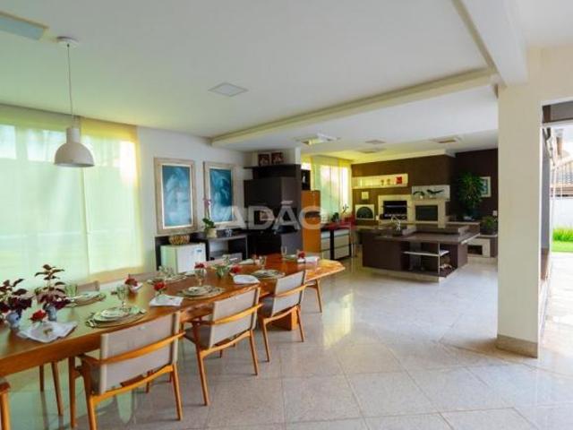 Sobrado Jardins Viena Casa em Condomínio com 4 Quarto s por R$ 3600000.00 no setor Cidade Vera Cruz