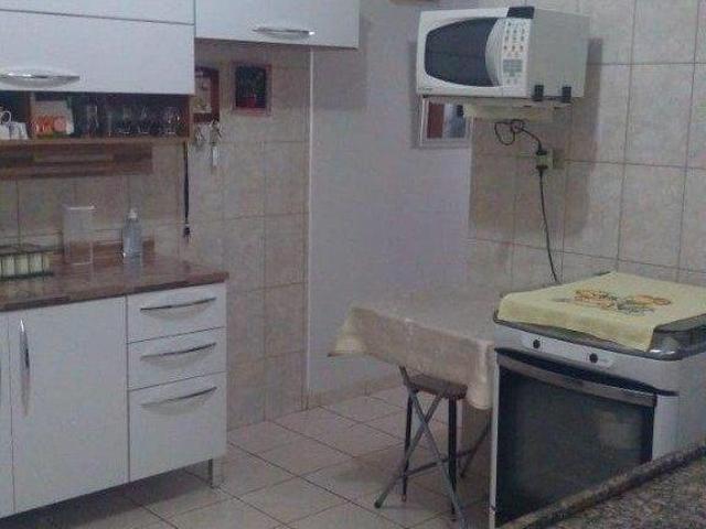 Sobrado Jd. Industrias com vista pro Urbanova