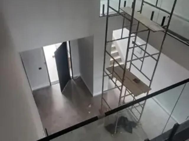 Sobrado Luxuoso no Villagio Wanel 3 Suítes, Piscina e Acabamento de Primeira