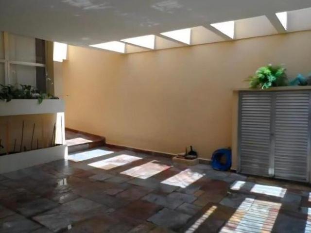 Sobrado Lindo à Venda em Interlagos – Conforto, Elegância e Espaço!