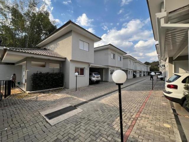 Sobrado Lindo com 02 Dormitórios no Condomínio Villagio Caprese! Localizado somente a 10 minutos do