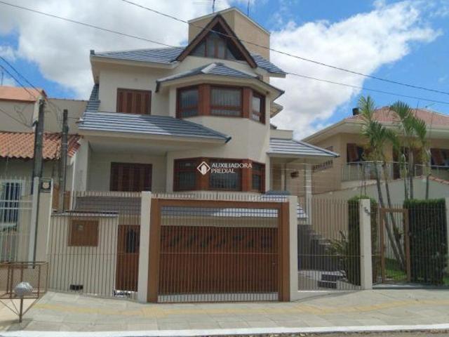 Sobrado lindo com 358 M²