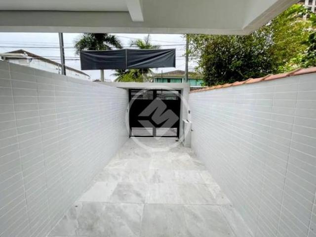 Sobrado lindo de fundos