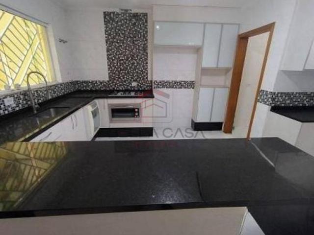 Sobrado localizado no Alto da Mooca, com 3 dormitórios amplos, sendo 1 suíte