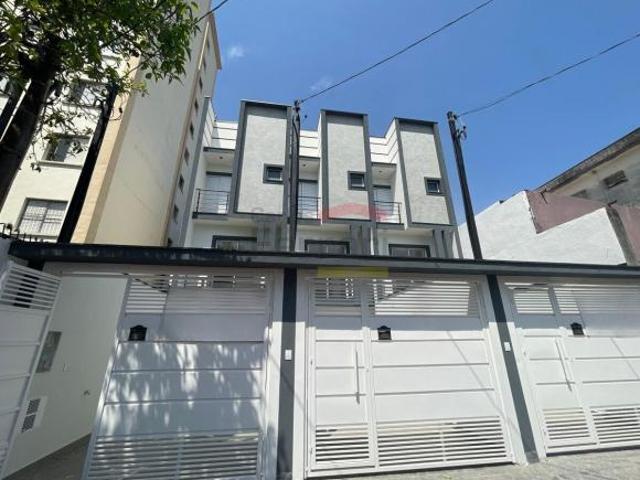 Sobrado localizado no Lauzane Paulista com três suítes, churrasqueira e duas vagas