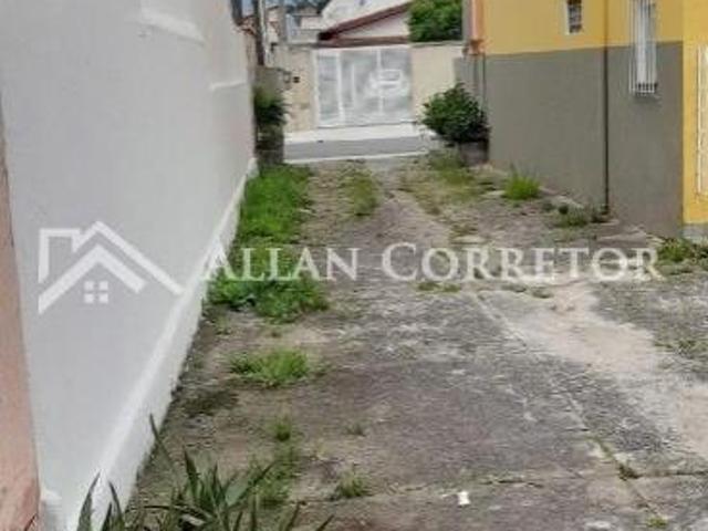 SOBRADO LOCALIZADO NA VILA AMELIA