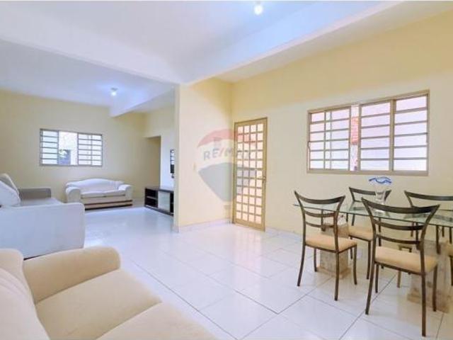 Sobrado Lote de 1500 m² com galpão Setor de Mansões IAPI