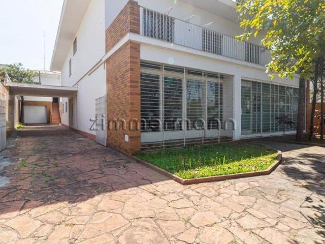 SOBRADO PACAEMBU, 9 DORMITORIOS 6 VAGAS