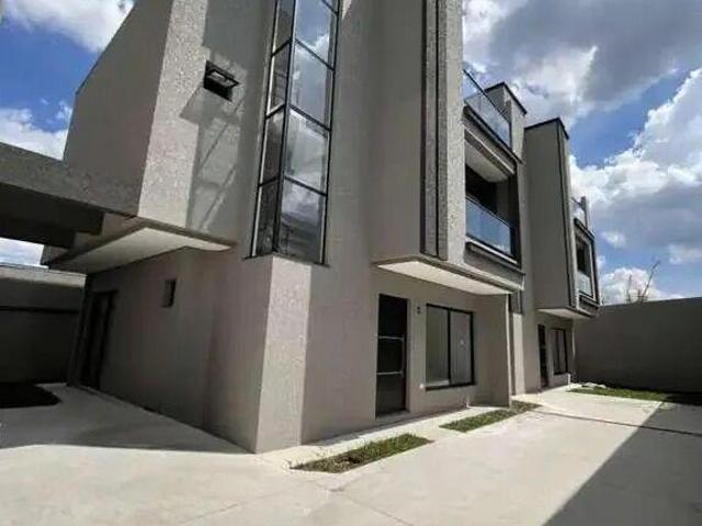 Sobrado Padrão para Venda no Capão Raso Curitiba PR