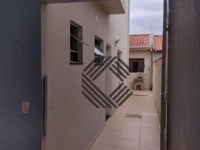 Sobrado para comprar com 3 quartos, sendo 1 suíte com closet e sacada no Wanel Ville em Sorocaba/SP
