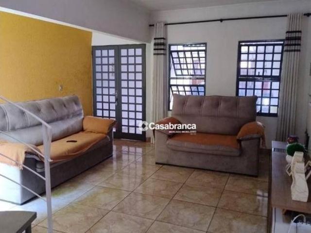 Sobrado para comprar, com 02 quartos, sendo 01 suíte, no Vitória Régia, em Sorocaba/SP