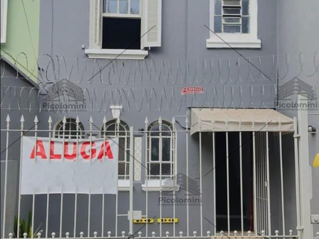 Sobrado para Alugar na Vila Mariana R$ 4.000,00: 3 Quartos, 2 salas, 1 Vaga, Quintal
