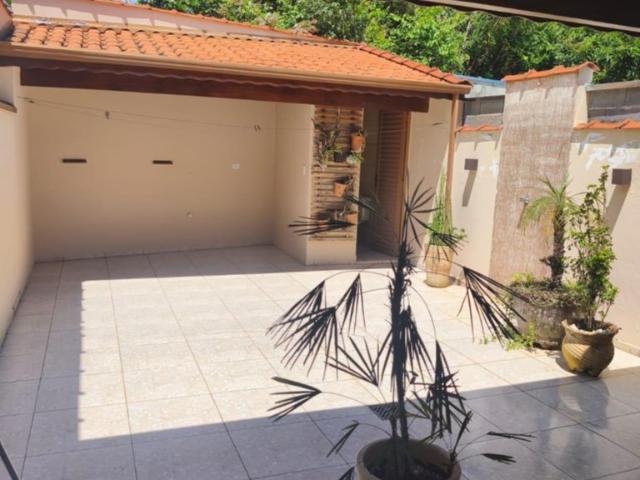 Sobrado para alugar no QUILOMBO CORREGO DO BOM JESUS 3 Dorms
