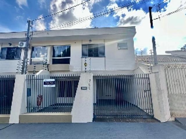 Sobrado para alugar com 1 Suíte + 2 Quartos em Zona 04, Maringá PR