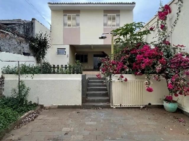 Sobrado para alugar com 1 Suíte + 2 Quartos em Zona 03, Maringá PR