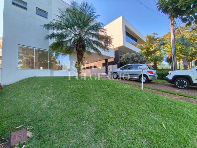 Sobrado para alugar com 1 Suíte + 2 Quartos em Esperança, Londrina PR