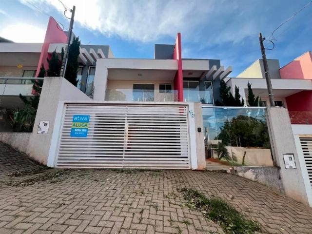 Sobrado para alugar com 1 Suíte + 2 Quartos em Jardim Pancera, Toledo PR