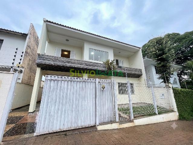 Sobrado para alugar com 1 Suíte + 3 Quartos em Zona 02, Maringá PR