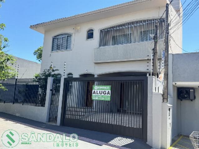 Sobrado para alugar com 1 Suíte + 4 Quartos em Zona 05, Maringá PR