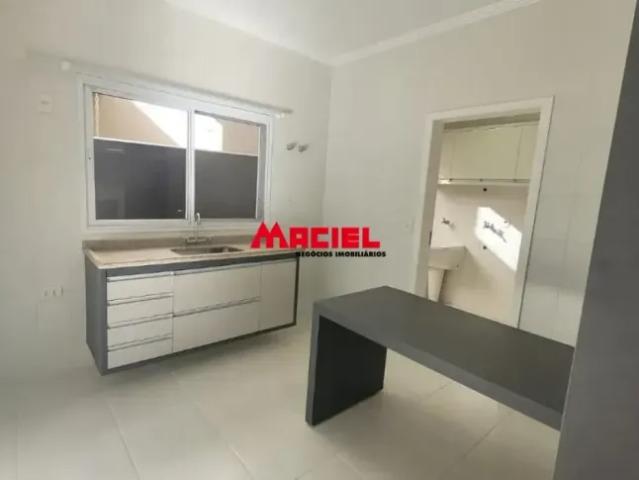 Sobrado para aluguel tem 300 metros quadrados com 4 quartos em Urbanova São José dos Campos SP